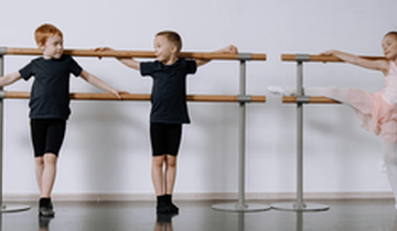 Cours de Danse Classique pour enfants by La clave Dance Academy - Wanaut